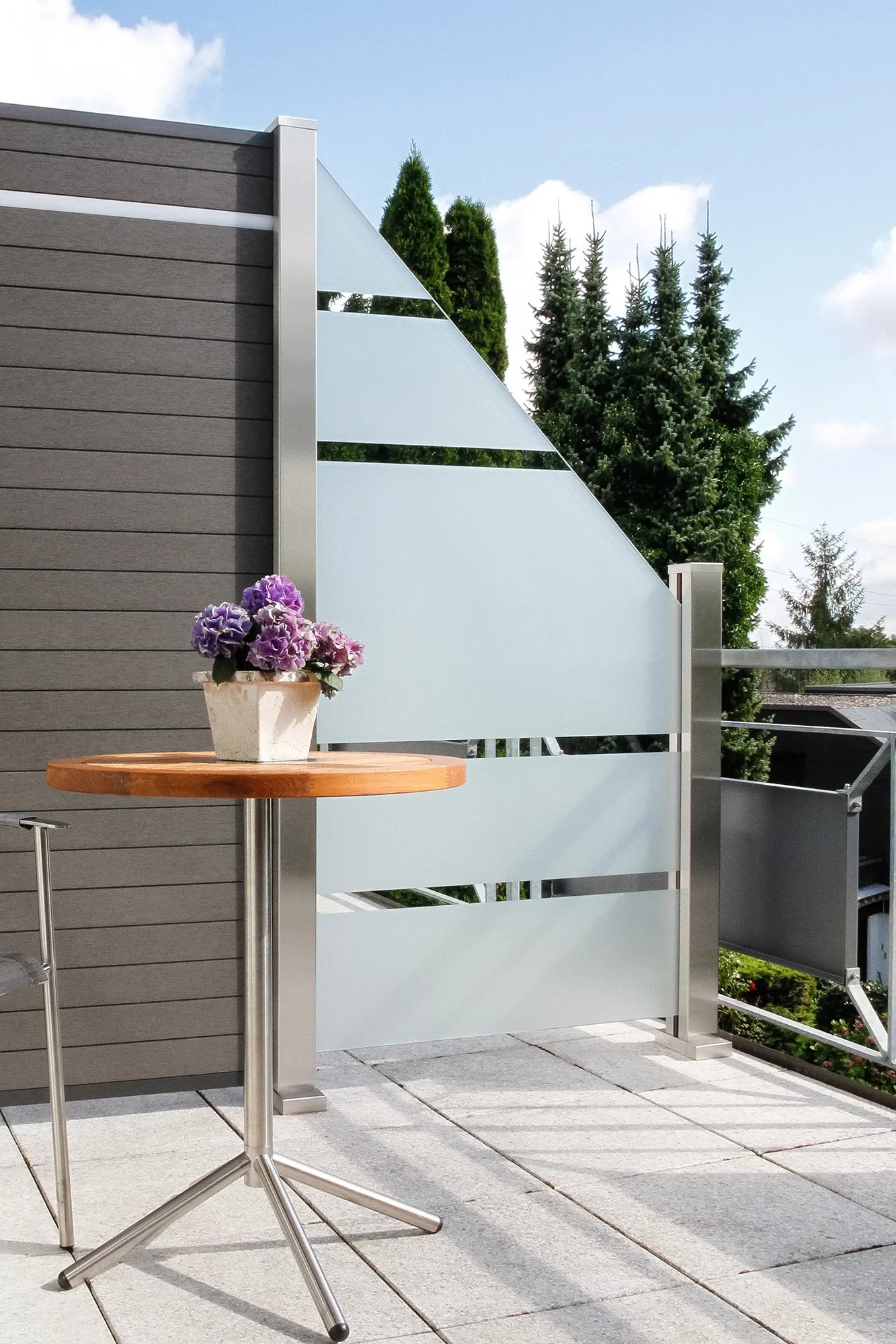 Séparation de balcon et terrasse en verre