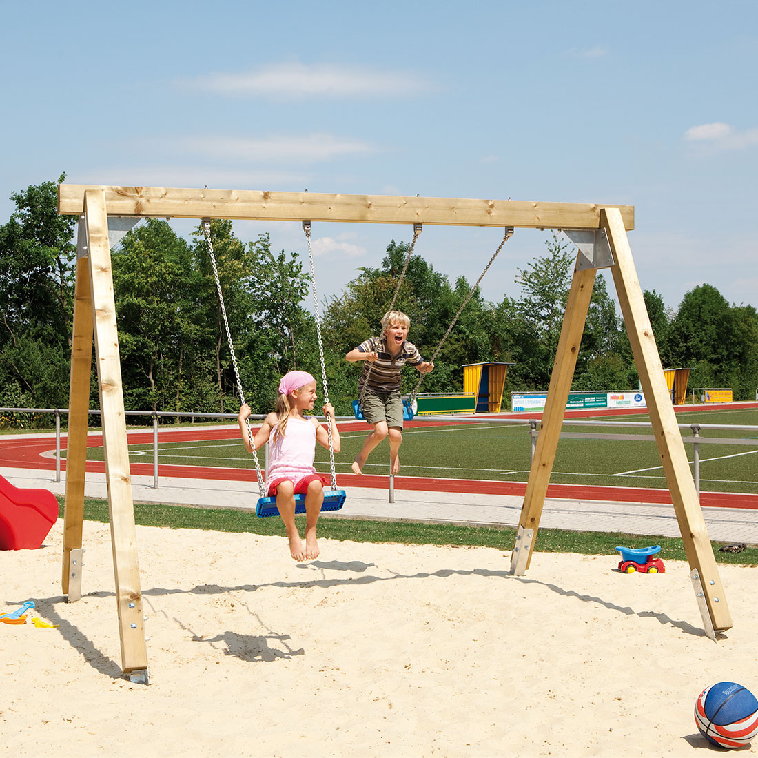 Balançoire de jeux publics